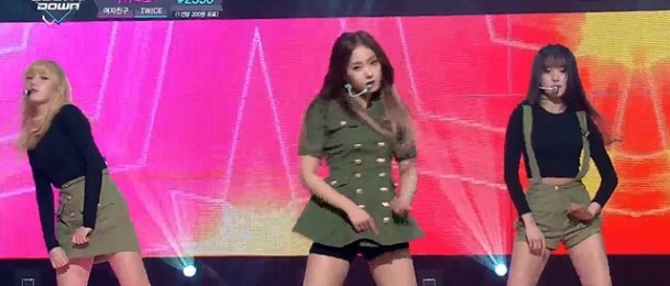 TWICE《MCD》打敗GFRIEND 《KNOCK KNOCK》第七金到手 - SeoulSunday.com
