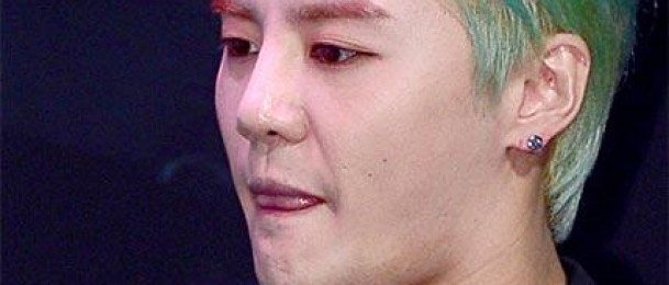 【照片】jyj金俊秀為音樂劇《死亡筆記本》造勢