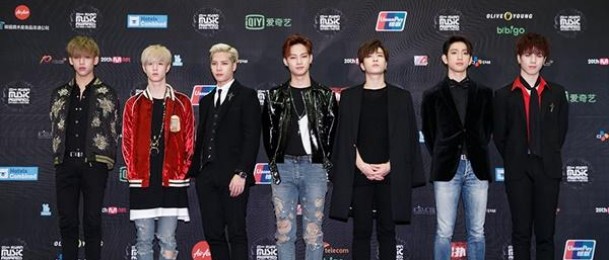 【2015 MAMA】GOT7‘MAMA’表演難掩緊張 Jackson返鄉受歡迎 - SeoulSunday.com